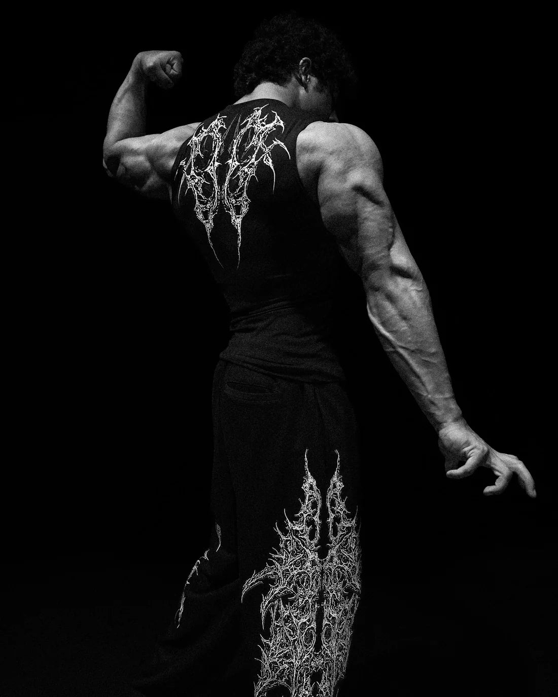 Void Tech™ Cyber Skeleton Cut-off Delt Compression [VOID BLACK] – FITBROS